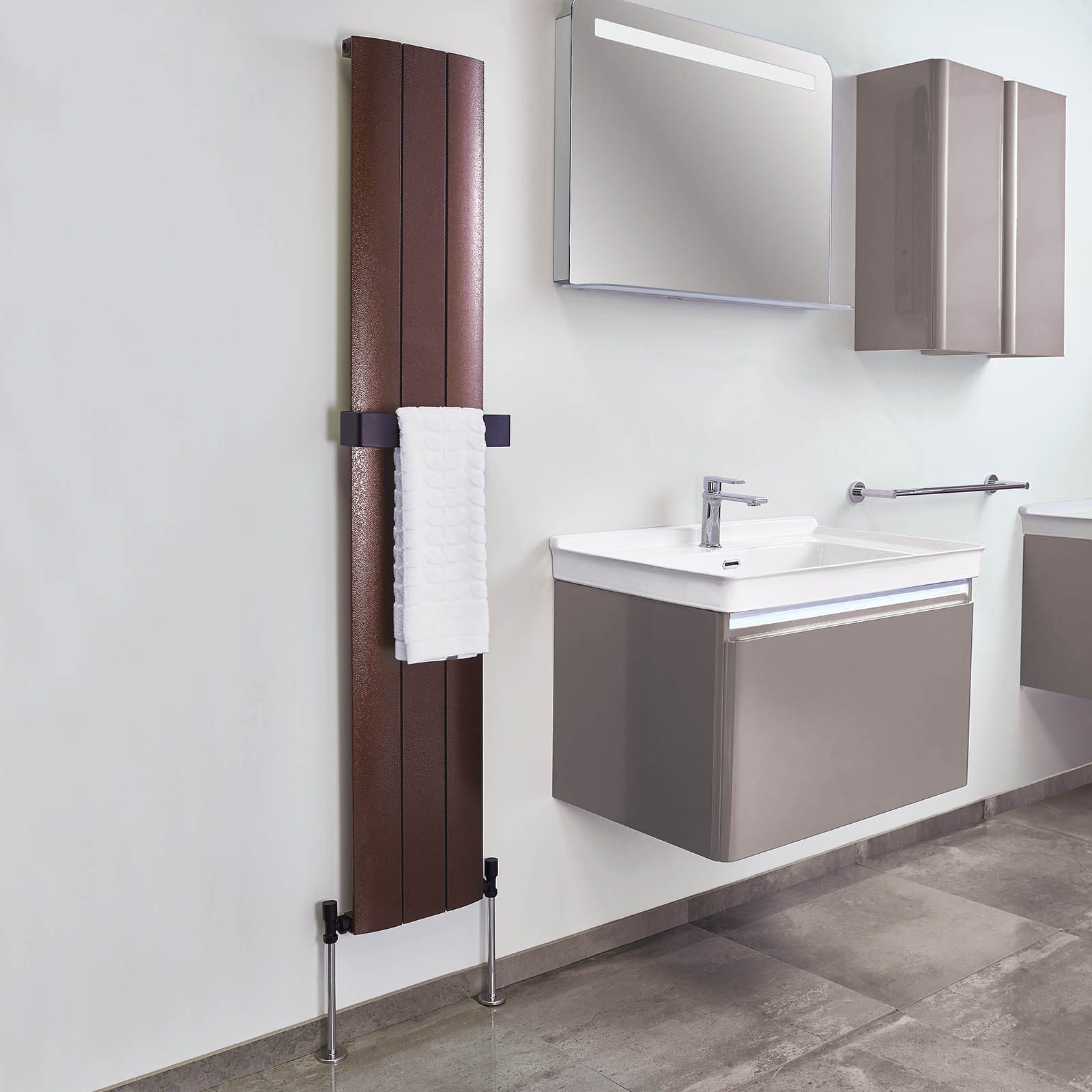 Vega 1600 x 280 Aluminium Radiator